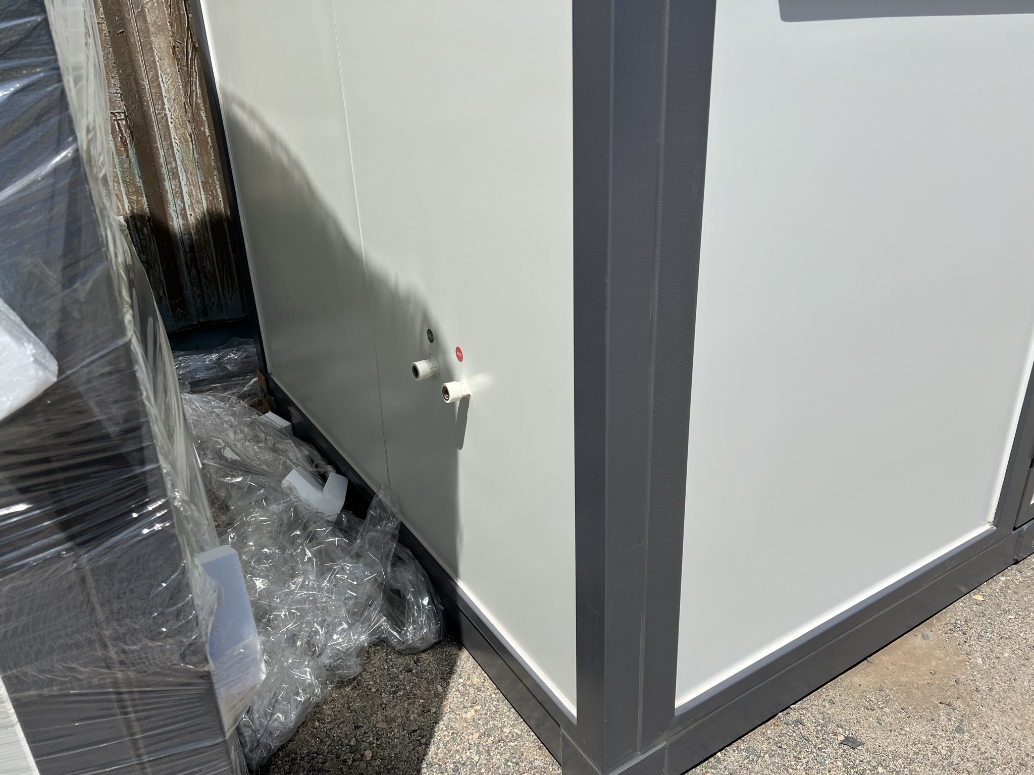 Accommodation Unit with Toilet/Shower - Perth Equipment Sales