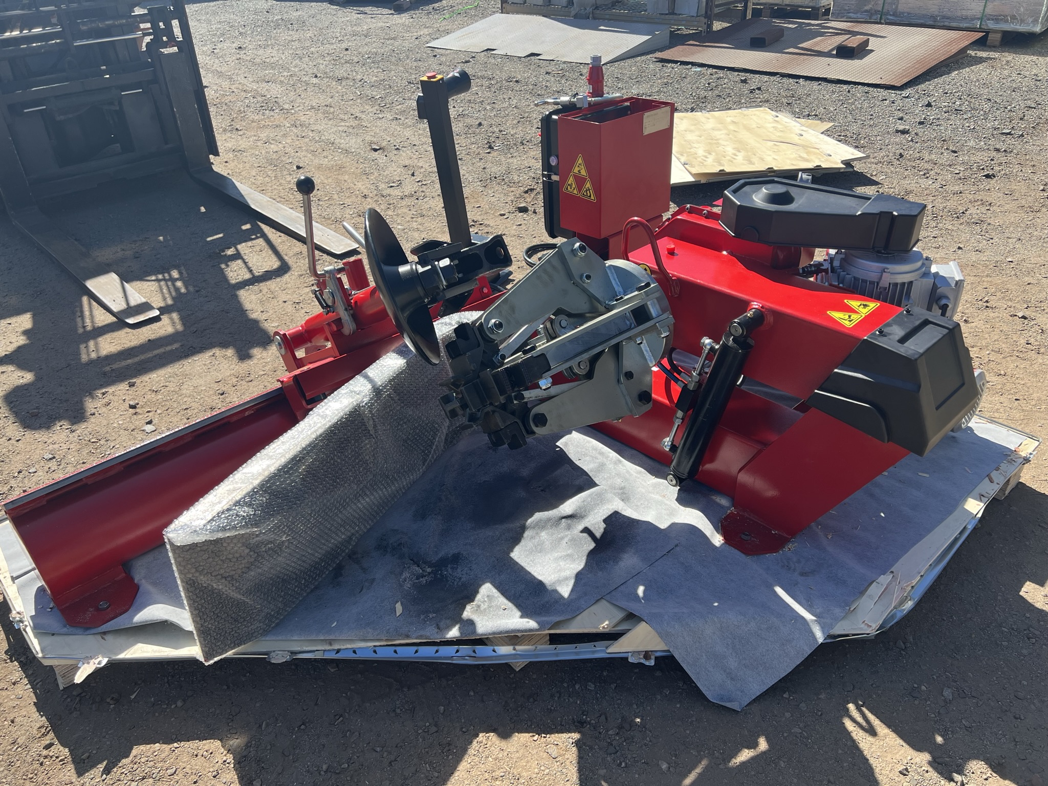 Truck Tyre Changing Machine - Single Phase - Perth Equipment Sales