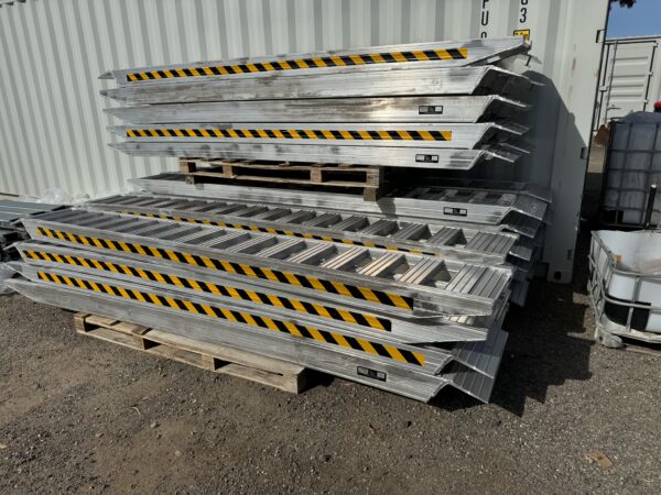 Aluminium Loading Ramps Pair 6000kg 3600mm - Perth Equipment Sales
